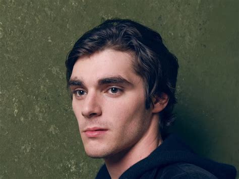 34 Facts About Rj Mitte