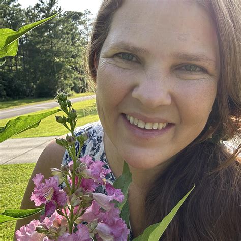 Lowes Has Pink Buckets Now Im Obsessed Lowes Home Improvement