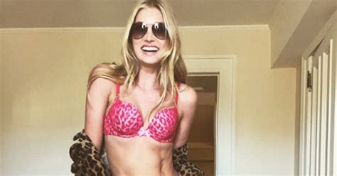 [포토] 엘사 호스크 환상적인 복근 감탄