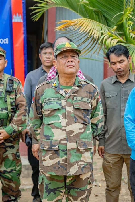 អភិបាលខេត្តព្រៃវែង បានដឹកនាំក្រុមការងារធ្វើដំណើរដោយថ្មើរជើង