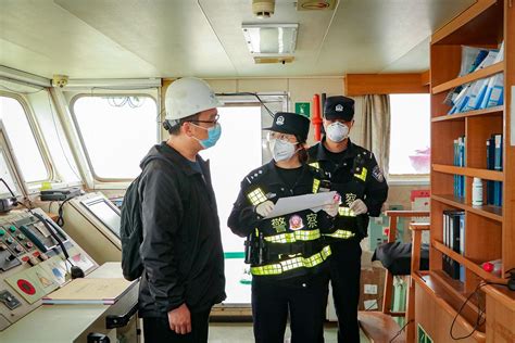 “一站式”服务助力船舶快捷通关