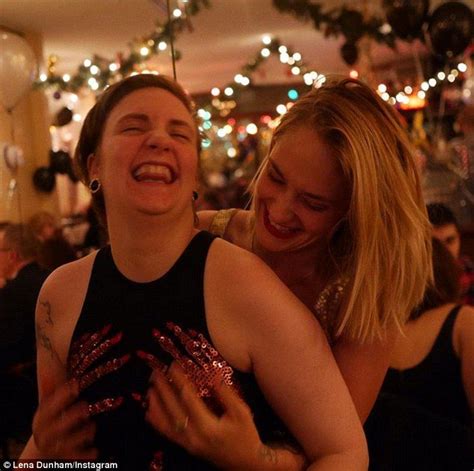 Lena Dunham Plays Dead With Her Derriere On Show Lena Dunham Girls