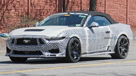 더 야성적인 머스탱 포드 머스탱 Gt500 스파이샷
