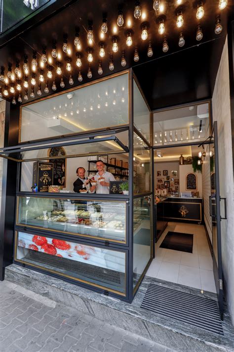 Ventana Food Wine Garden За обяд в сряда Супи Застроена пилешка супа