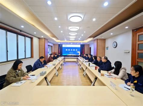 武汉市交通运输局周洁峰处长一行到访华中港航座谈交流 大数跨境