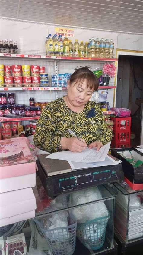 Худалдаа үйлчилгээний цэг салбаруудад аймгийн Засаг даргын захирамжийг таницууллаа