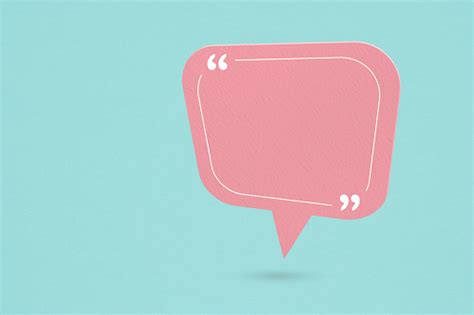 커뮤니케이션 및 소셜 미디어에 대한 개념적 이미지 고객 피드백 거친 파란색 종이 질감에 빈 서신 핑크 그런지 종이 말풍선 거친에 대한 스톡 사진 및 기타 이미지 Istock