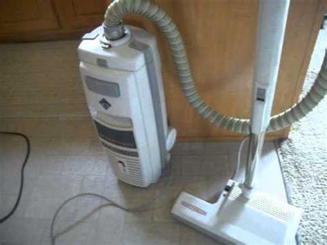 Electrolux Ambassador Iii 3 Vacuum And N115k Power Nozzle Youtube