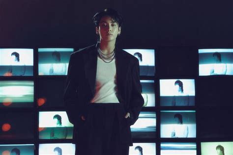 Bts Jungkooks Solo Album Golden Earns Platinum In Japan Marking A First For The Artist