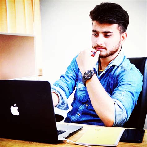 Surjeet Bhadauriya Medium