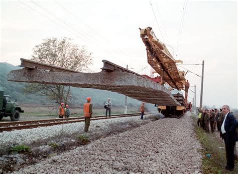 Премахват сграда на НКЖИ заради тунел на жп линията Елин Пелин Костенец