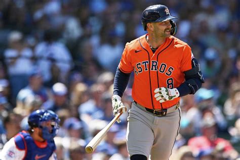 Christian Walkers 3 Run Home Run Leads Astros To 8 5 Win Over Cubs