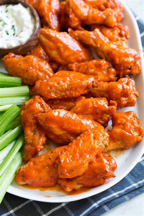 Buffalo Wings With Blue Cheese Dipping Sauce 57 Off