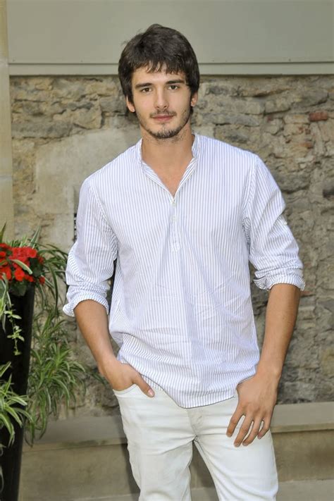 Yon González Yon González Internado Laguna Negra Hombres