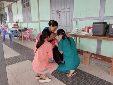 သံတောင်ကြီးမြို့တွင် အသက် ၂ နှစ်အောက်ကလေးငယ်များအား ပုံမှန်ကာကွယ်ဆေးထိုးနှံတိုက်ကျွေးခြင်းများ