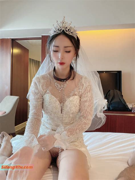勁爆反差性感尤物兔兔及其閨蜜 VIP群 秀禾群婚紗露臉口交啪啪唯美性感婚紗新娘超級反差 完整版福利③秀禾