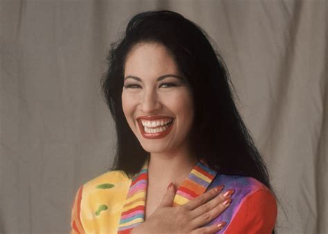 Selena Quintanilla Pérez The Life Story You May Not Know Stacker