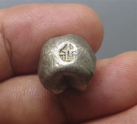 เงินพดด้วง พดด้วง แท้ 💯 ขนาด 1 บาท ร 3 ตราปราสาท เงินโบราณ สมัย รัชกาลที่ 3 พศ 2367 ของสะสม