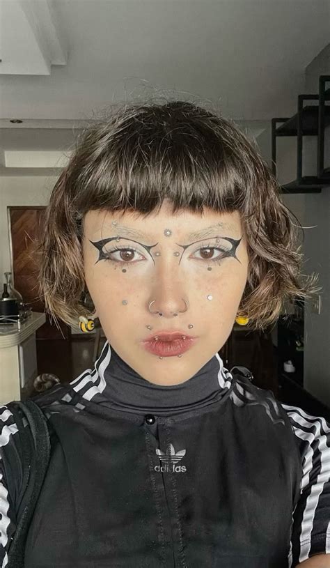 Pin De Lucie Therer Em Makeup Inspiração Maquiagem Cabelo E