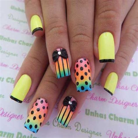 ایده های جذاب و شیک طراحی ناخن پاپیونی برای کریسمس