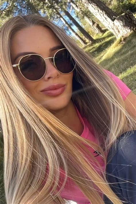 Beautiful Inga Y O From Barcelona With Blonde Hair Id Ladadate