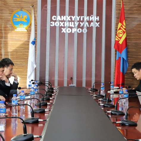 “Жаст ын Ш Батхүү нарт холбогдох хэргийг шүүх хурал шүүгдэгч нарын