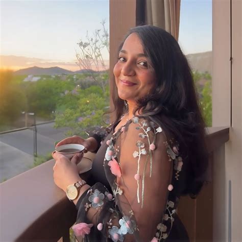 Karm Kiye Ja Phal Ki Icha Na Kar Ae Insaan Jaisa Karm Karega Vaisa