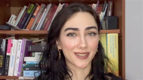 Cinsel Terapist Buse Aydına Reklam Kurulundan Ağır Ceza 550 Bin 59 Tl Dünya Gazetesi