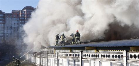 У Києві спалахнула масштабна пожежа на біля БЦ Каштан відео новини Oboz Ua