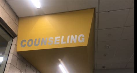 Students Enroll In Online Classes Nix News Students Enroll In Online Classes Nix News