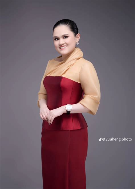 ស្រី ឃែរ កាត់ដេរ Added A New Photo ស្រី ឃែរ កាត់ដេរ