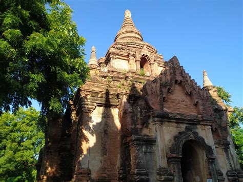 ပုဂံကမ္ဘာ့အမွေအနှစ်ဒေသ ဝတ္ထနတောဘုရားအစုအဝေးအတွင်းရှိ ဘုရားအမှတ် ၃၅၉ ဂူ ဘုရားအတွင်းရှိ ထိုင်တော