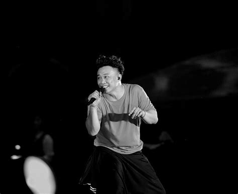 Eason陈奕迅）壁纸月球上的人1874 站酷zcool