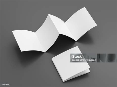 정사각형 지그재그 또는 아코디언 접이식 브로셔 패널 4개 8페이지 빈 전단지 프레젠테이션 디자인을 위해 회색 배경을 모의합니다 접힌 및 전면 아코디언 악기에 대한 스톡 사진