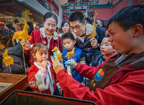 画好最大同心圆新时代民族团结进步画卷系列之三 民族画报