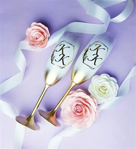 Свадебные бокалы с инициалами — цена 1100 грн в каталоге Свадебные аксессуары Купить товары для