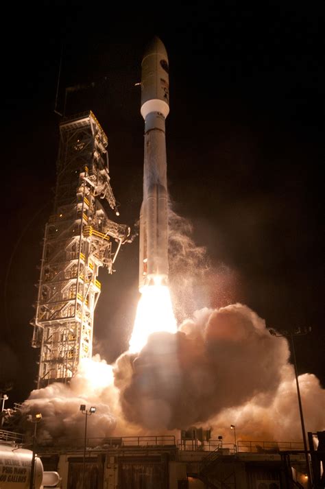 Record Setting Atlas Launches With New Centaur Engine Spaceflight Now