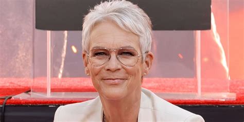 Jamie Lee Curtis Poses Nude And In A Bathing Suit In Nyt Photo Shoot