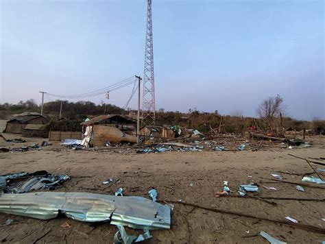 ပေါက်နဲ့မြိုင်အစပ် ရေနံမှော်နဲ့ရွာတွေမှာ လေယာဉ်ဗုံးကြဲခံရလို့ ၁၃ ဦးထက်မနည်းသေဆုံးပြီး ၁၀ ဦးကျော