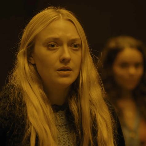 Lo Nuevo De M Night Shyamalan Es Una Película De Suspenso Construida A