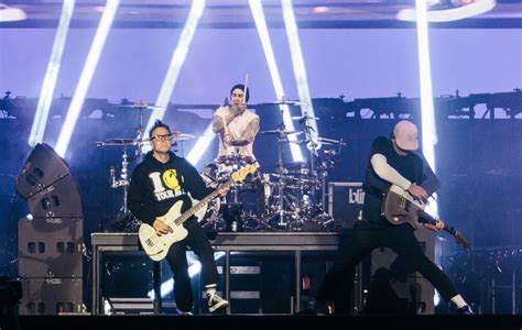 Watch Blink 182 Dust Off Fan Favourites And Rarities For First Time In