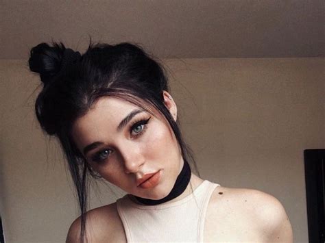 Pin De Valentina Em Outfits Cabelo Grunge Estilos De Cabelo Preto Cabelo Azul