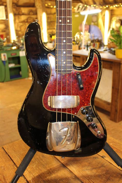 Hot Chocolate Bass Guitar Repair Shop At Samuel Skeyhill Blog