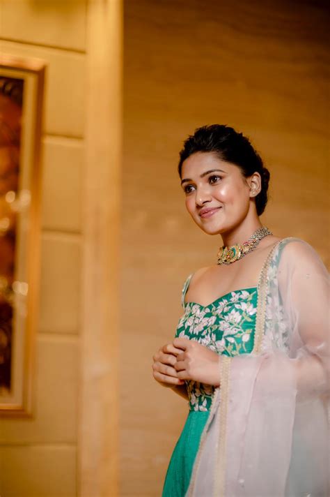 New Dazzling Pics Of Actress Vanibhojanoffl Oktakenews Tamil News Paper Tamil News Online