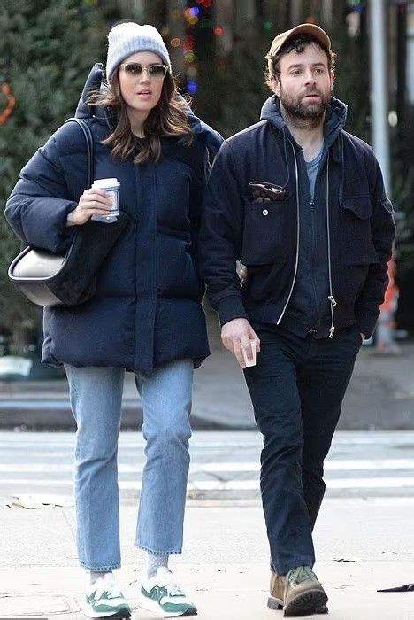 Mandy Moore And Husband Taylor Goldsmith Minimal Fashion Mandy Moore