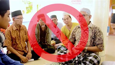 យេីងអាចមានលទ្ធភាពដកដង្ហេីមស្រូបយកដំណក់ទឹកតូចៗចូលច្រេីននិងអាចមានហានិភ័យឆ្លងជំងឺកវីដ ១៩