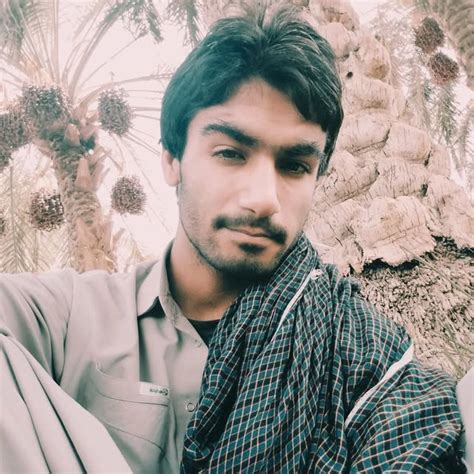 چون که عزت احترام اون بالای میده نه بنده آدم ازشما در داستانی نام برد