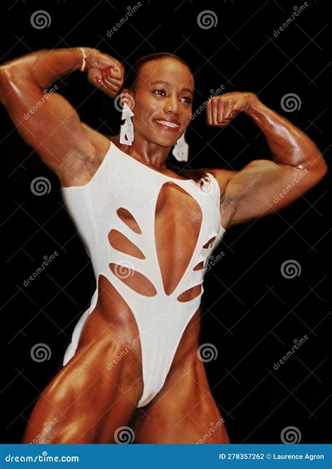 Lenda Murray Guestposes At Npc National Championships In 1991 In Nyc