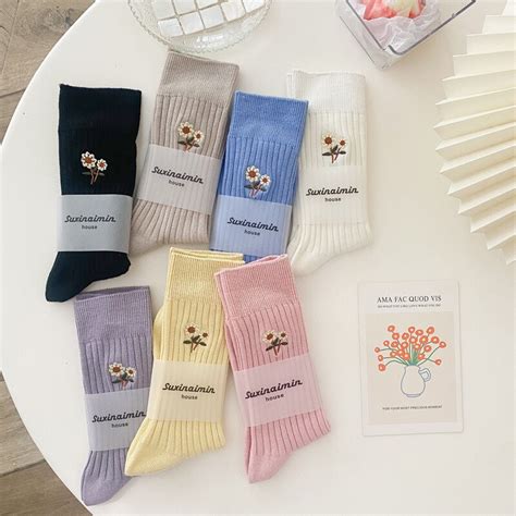 일본 귀여운 여성 코튼 양말 꽃 자수 하라주쿠 레트로 빈티지 크루 느슨한 니트 미드 튜브 양말 패션 Aliexpress
