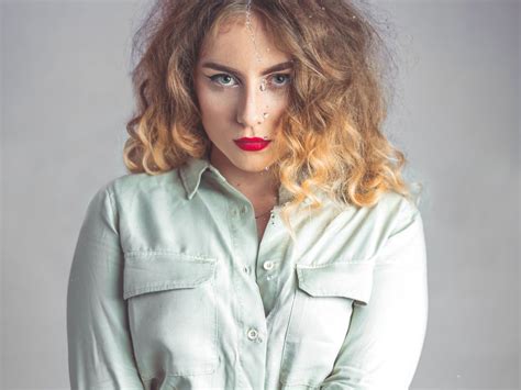 Психологи пояснили як упоратися з почуттям приниження